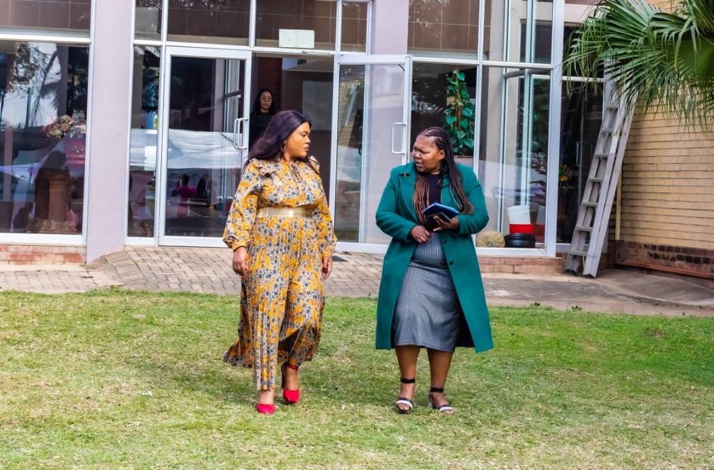 uPhongolo Gallery