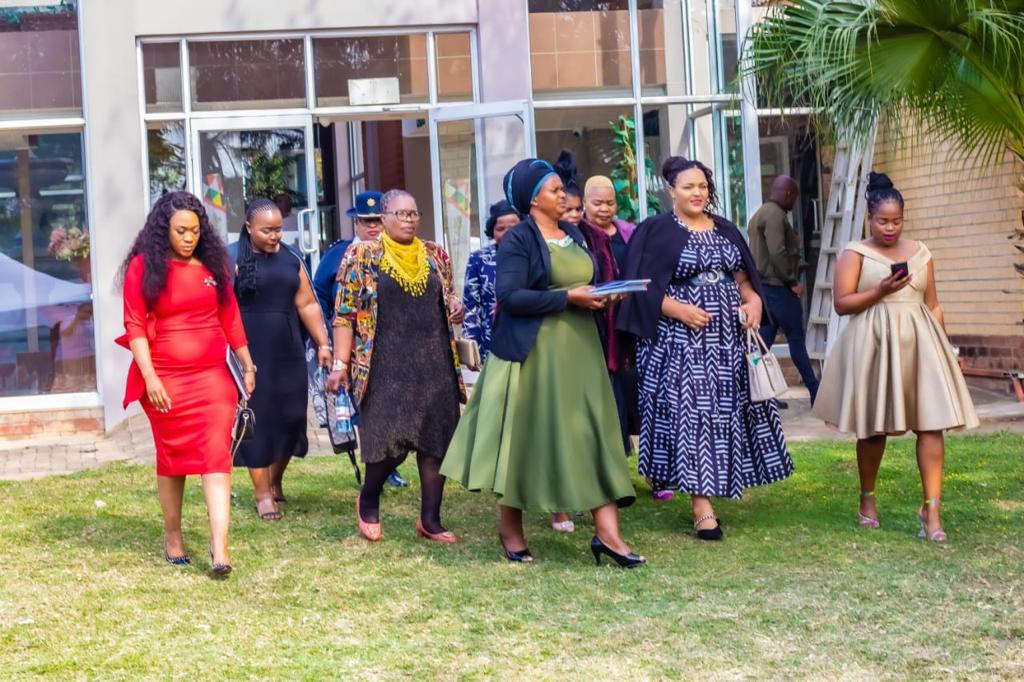 uPhongolo Gallery